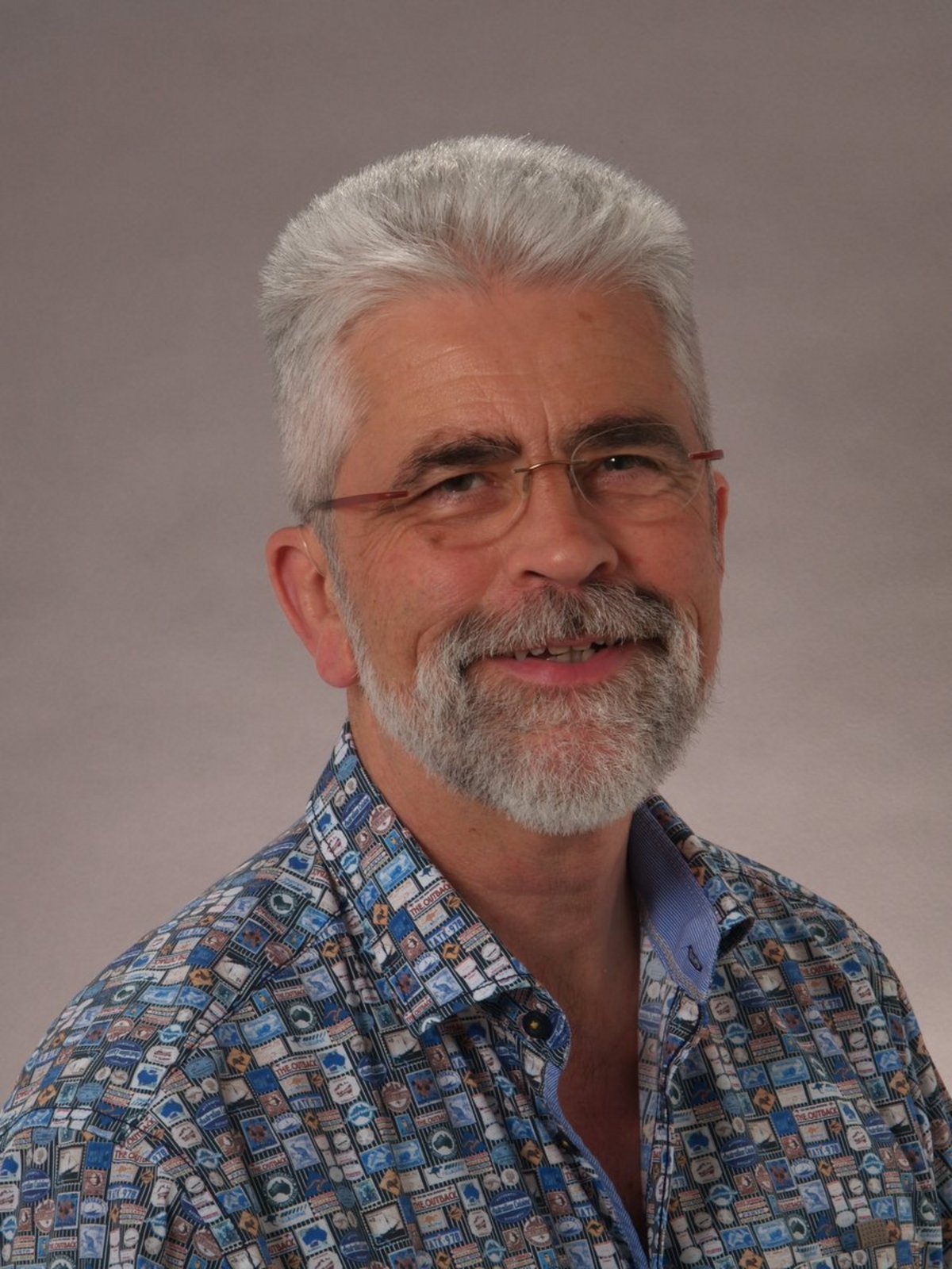 Pfarrer Michael Janson | Pfarrei Hl. Theresia von Avila Neustadt